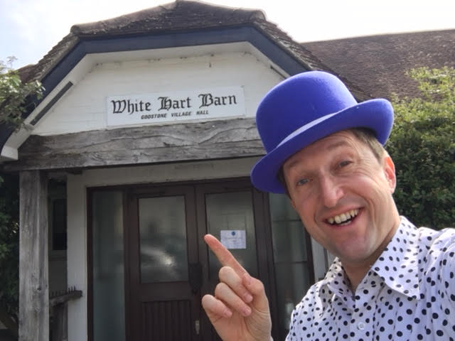 Hire a Hall – Ritchie Rosson – Magician & Children's Entertainer